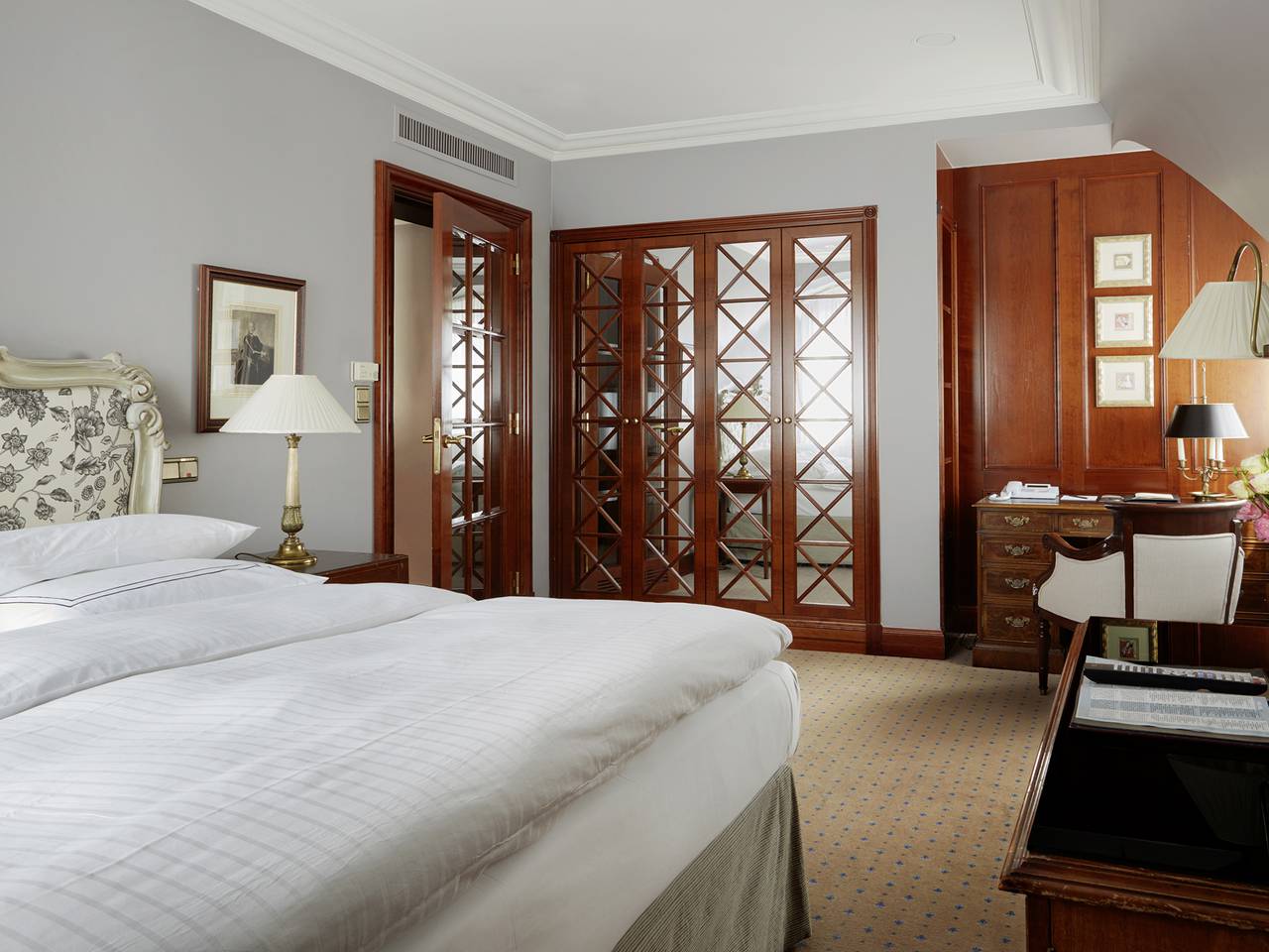 Patrick Hellmann Castle Hotel Berlin Grunewald - 5 star luxury hotels